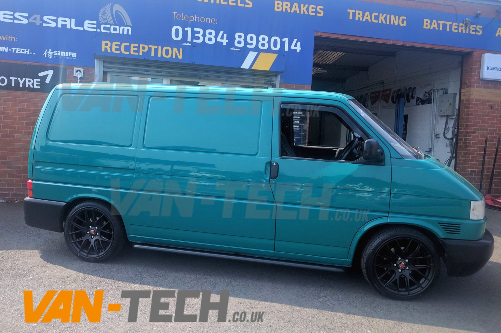 VW Transporter T4 fitted with Alloy Wheels and Side Bars | Van-Tech