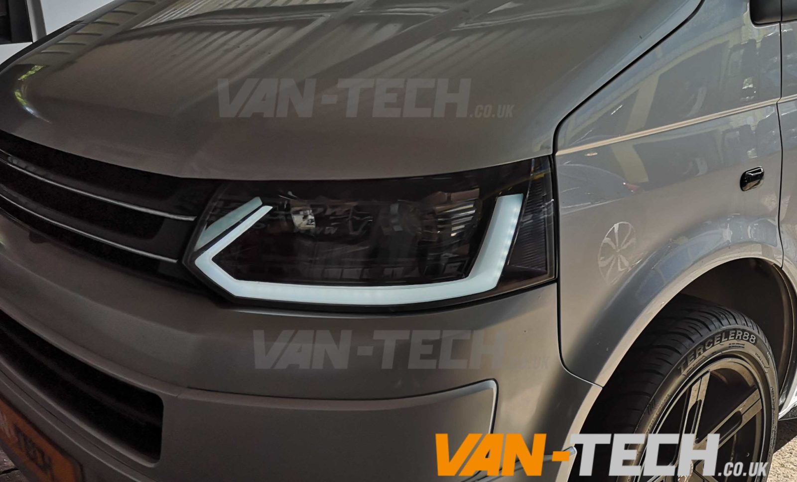 T5.1 VW Transporter Light Bar Headlights with Dynamic Indicators
