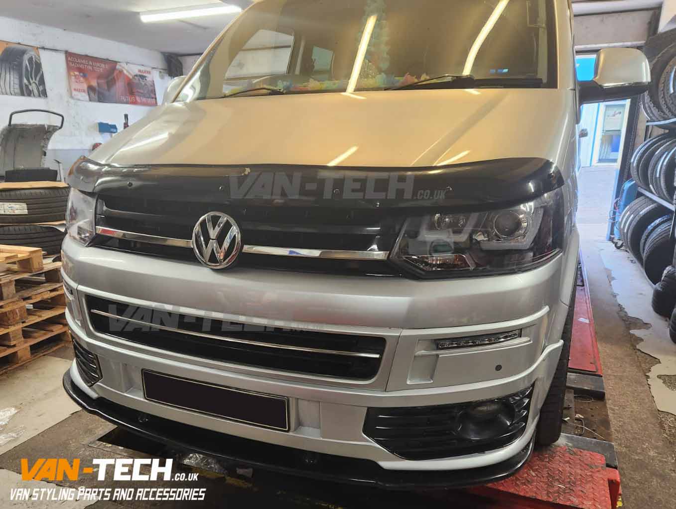 VVW TRANSPORTER PARTS BONNETT DELFECTOR 4 | Van-Tech