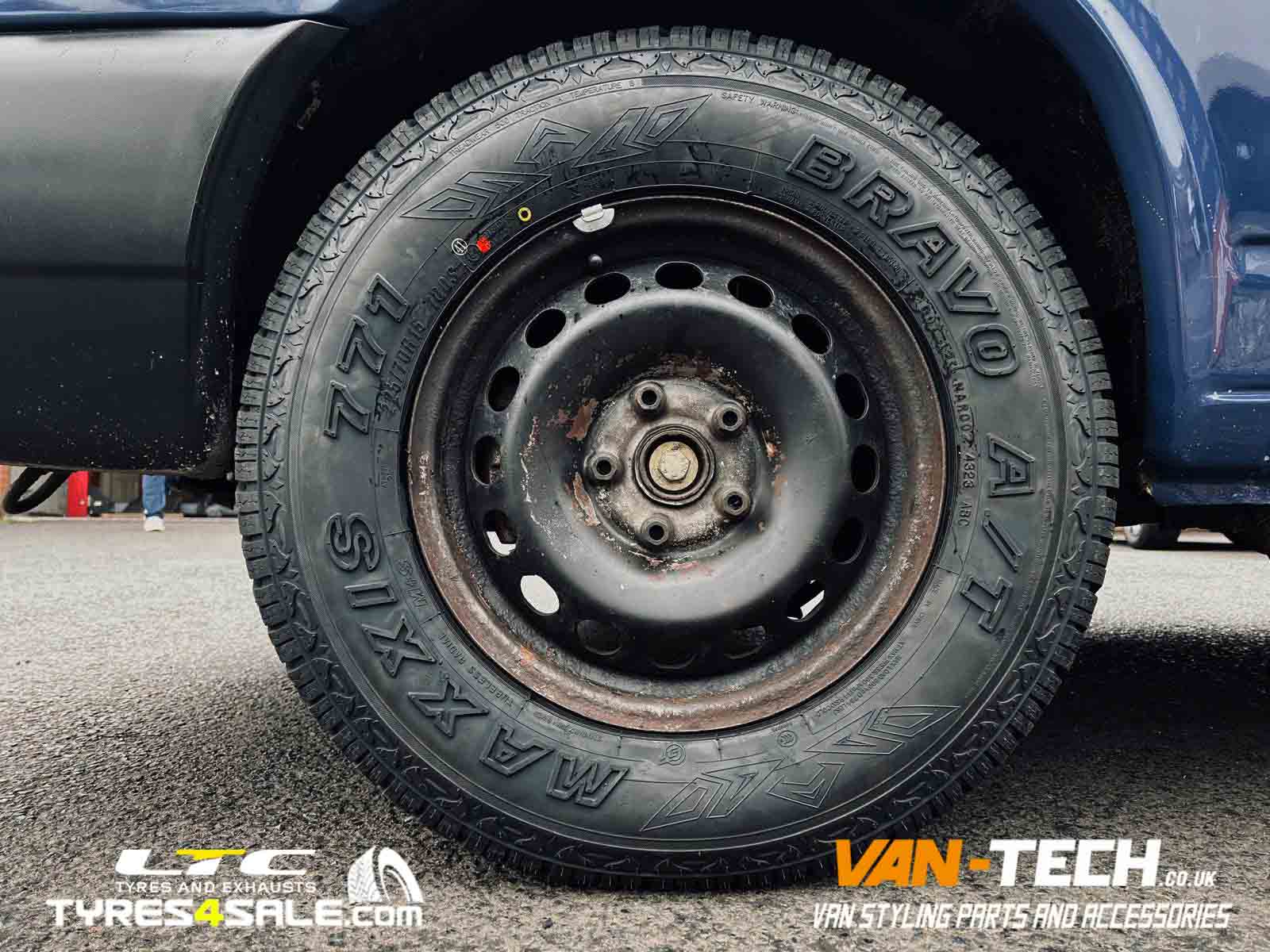 Maxxis Bravo Series AT-771 Mud Road All-Terrain Tyres for VW ...