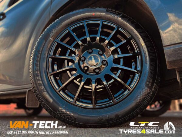 Calibre T-sport Alloy Wheels Gloss Black 18" and Autogreen AS2